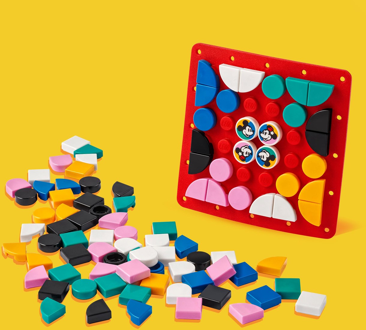 LEGO DOTS 41963 Mickey Mouse & Minnie Mouse: Stitch-on patch